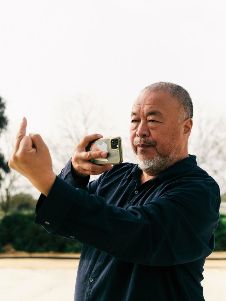 Middle Finger, Ai Weiwei’s new interactive online work hits 10,000 ...