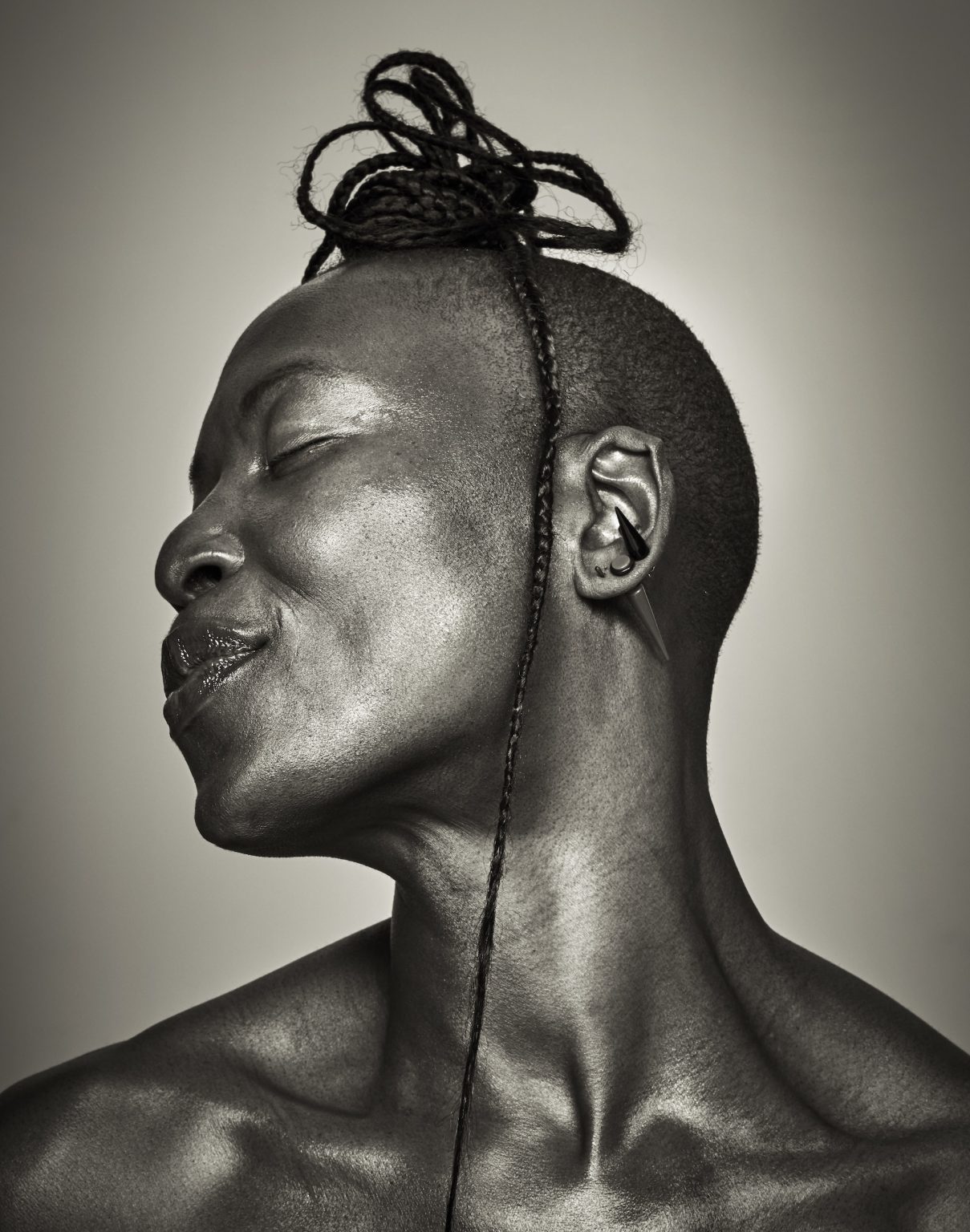 Joy Crookes exclusive Performance at Tate Modern - FAD Magazine