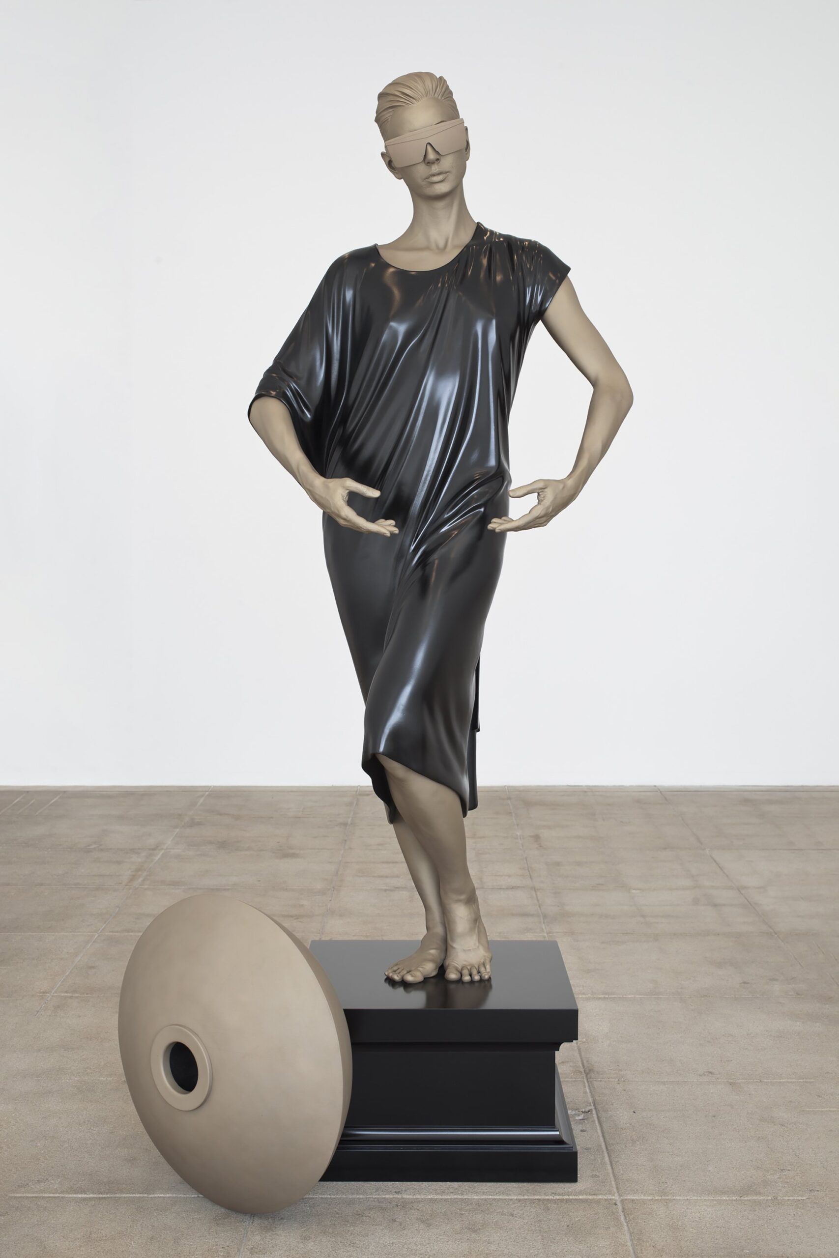 2011_Frank_Benson_Human_Statue_Jessie - FAD Magazine