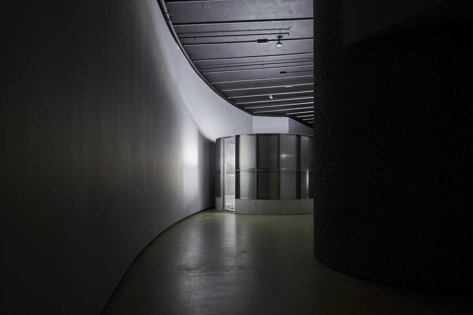 Lucy Raven transforms The Barbican's Curve with a major new exhibition ...