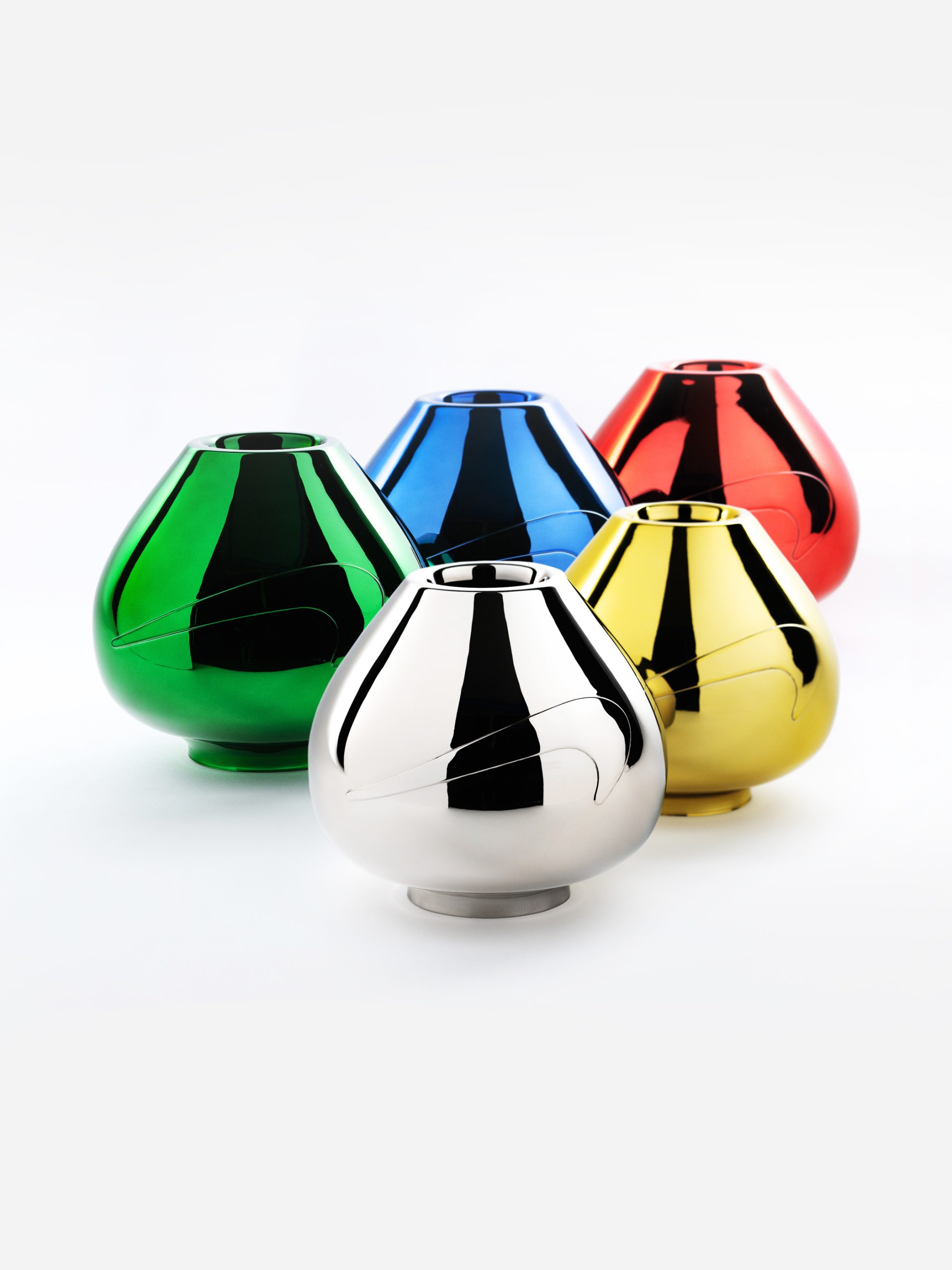 Ai Weiwei Iconic Vase Sculpture Launching Soon - FAD Magazine