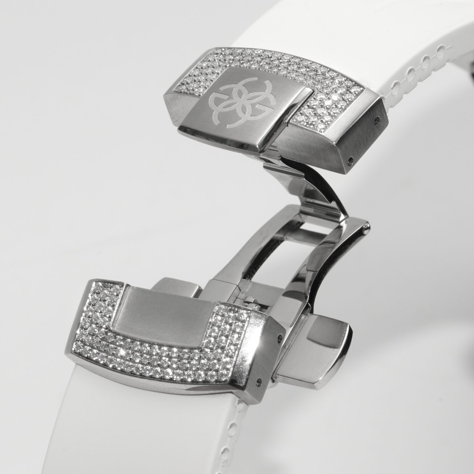 The World’s Most Expensive Apple Watch Case released. - FAD Magazine