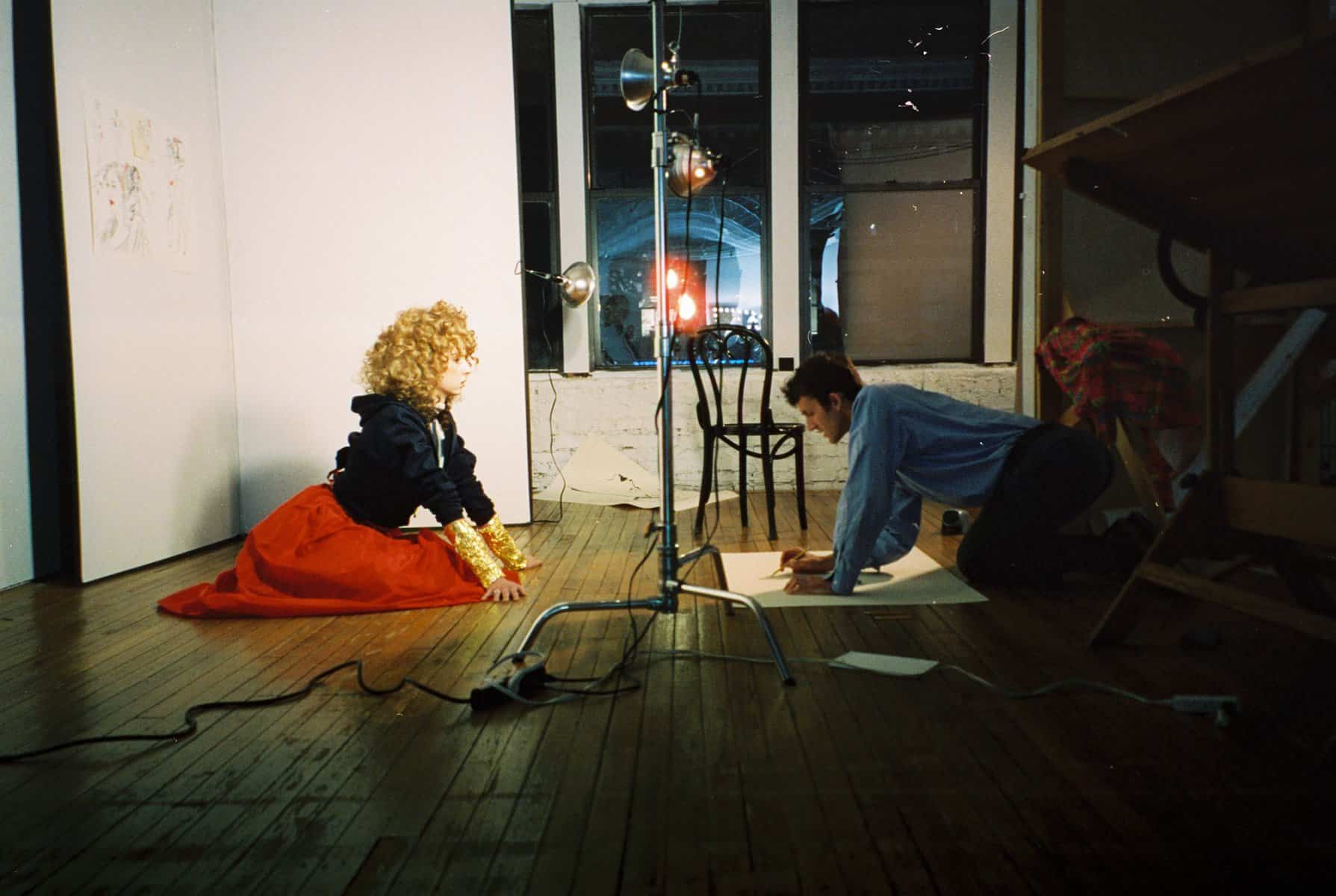 Drake-drawing-Thora-photo-Jan-Carlos-Diaz - FAD Magazine