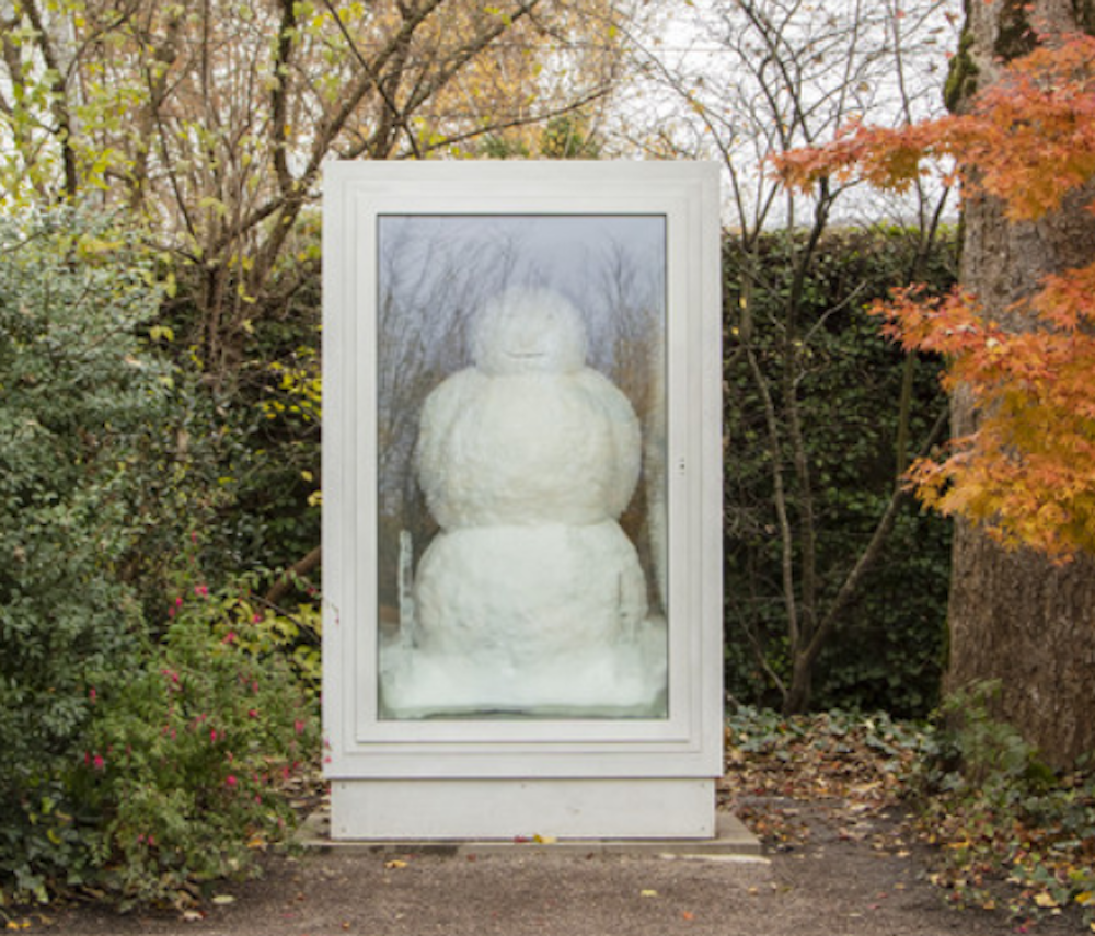 PAUL’S HAPPY CHRISTMAS FROM SIX SNOWMEN - FAD Magazine