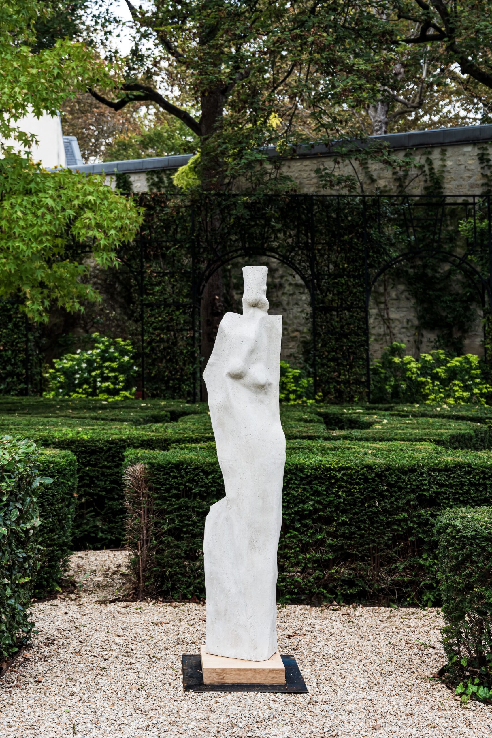 Galerie Desprez-Bre?he?re?t at Design Miami.Paris 2024 (Image credit ...