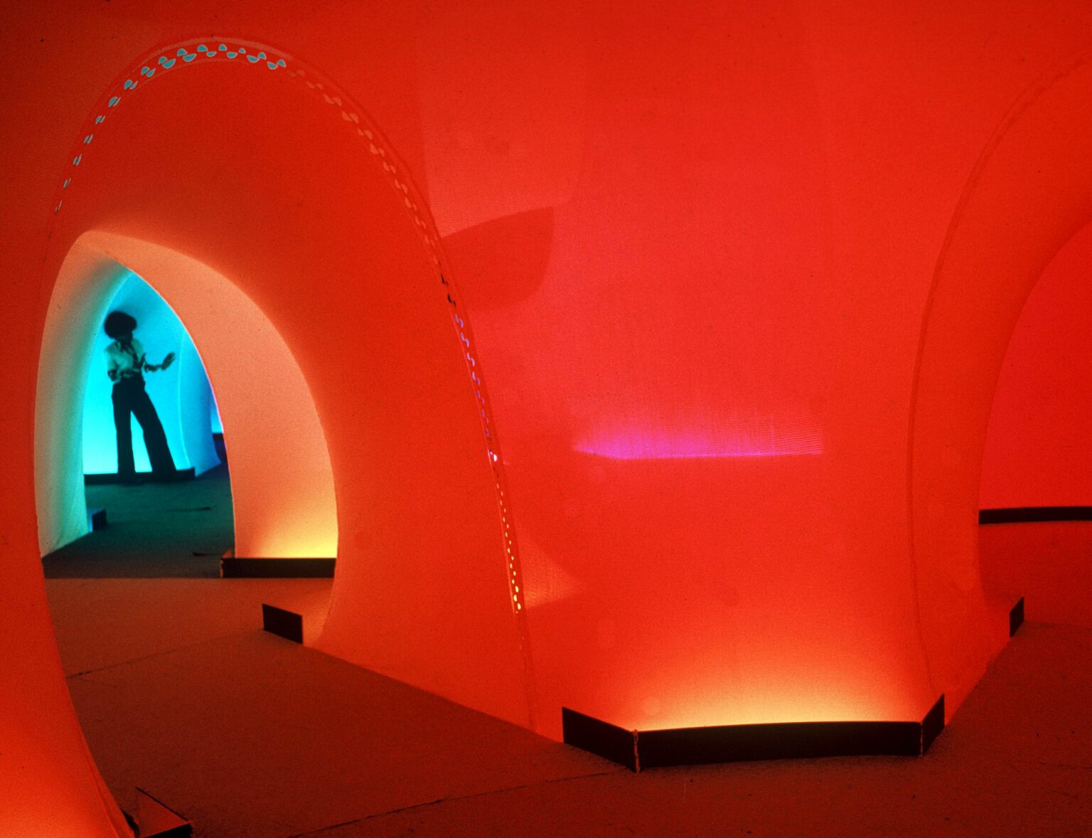 HDK_Environments_Aleksandra-Kasuba_Spectral-Passage_1975_Courtesy_of ...