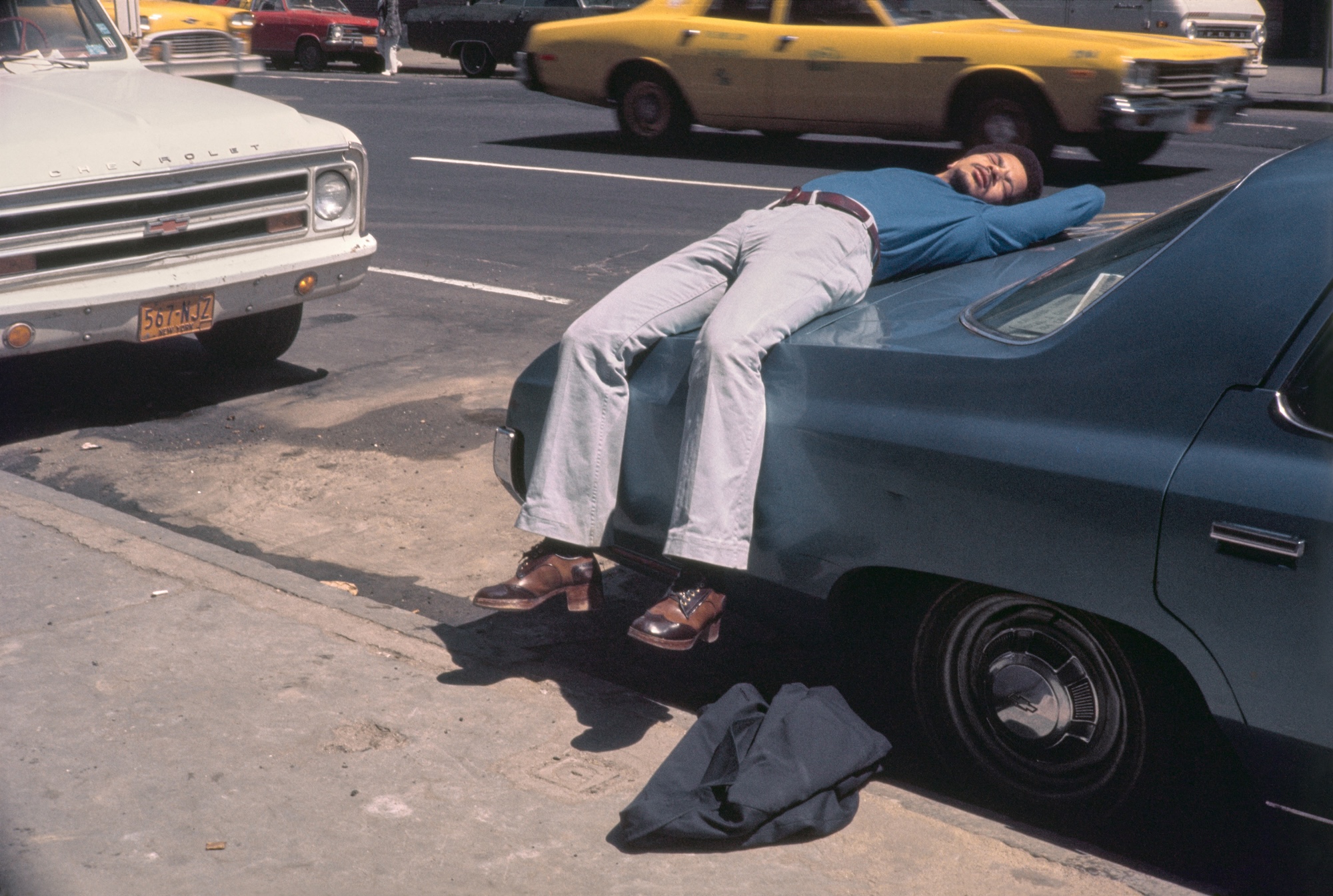 Helen-Levitt_New-York_1974_©-Film-Documents-LLC-courtesy-Zander-Galerie ...