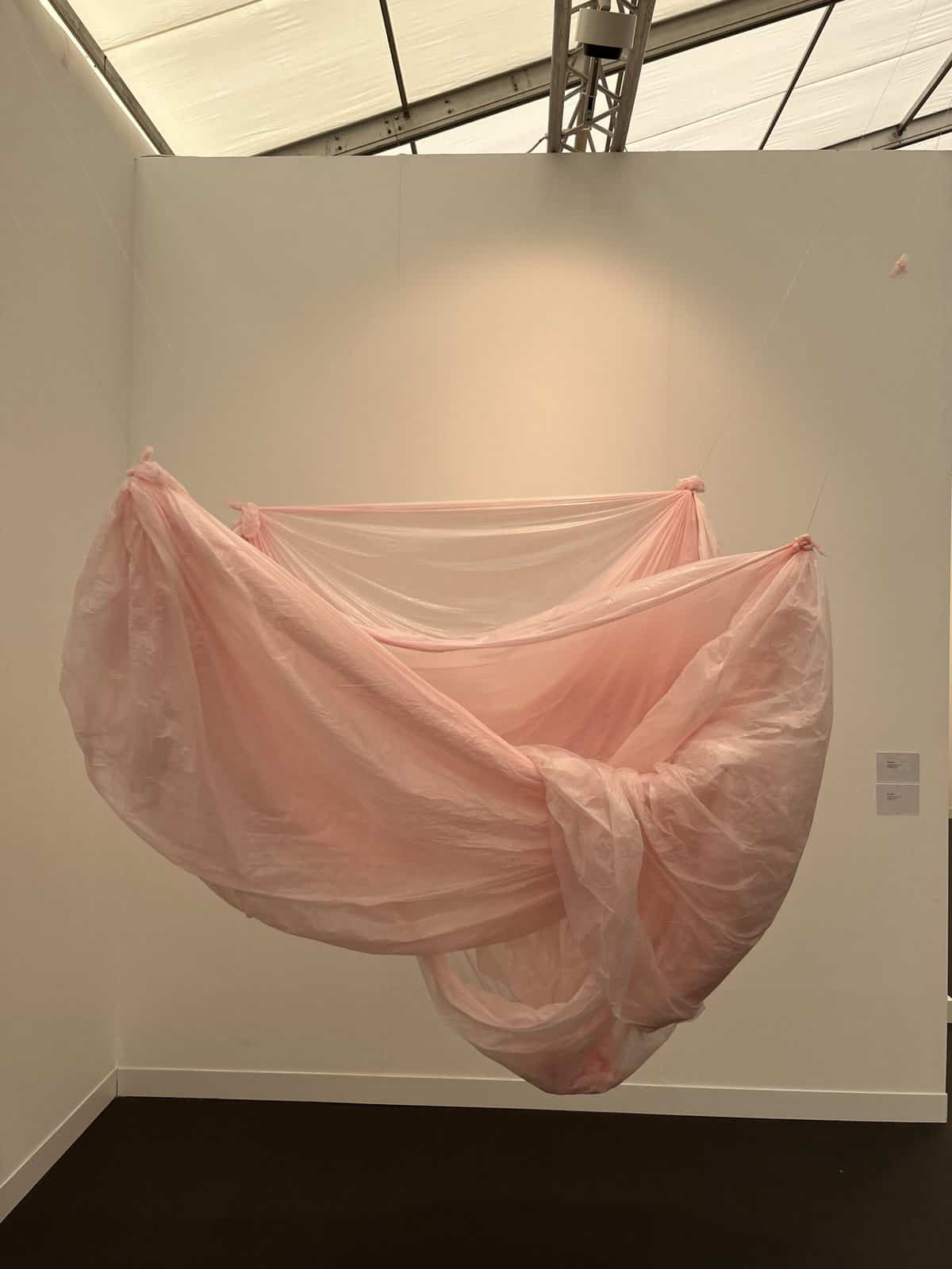 8 Beautiful & cool artworks Frieze London 2022 - FAD Magazine