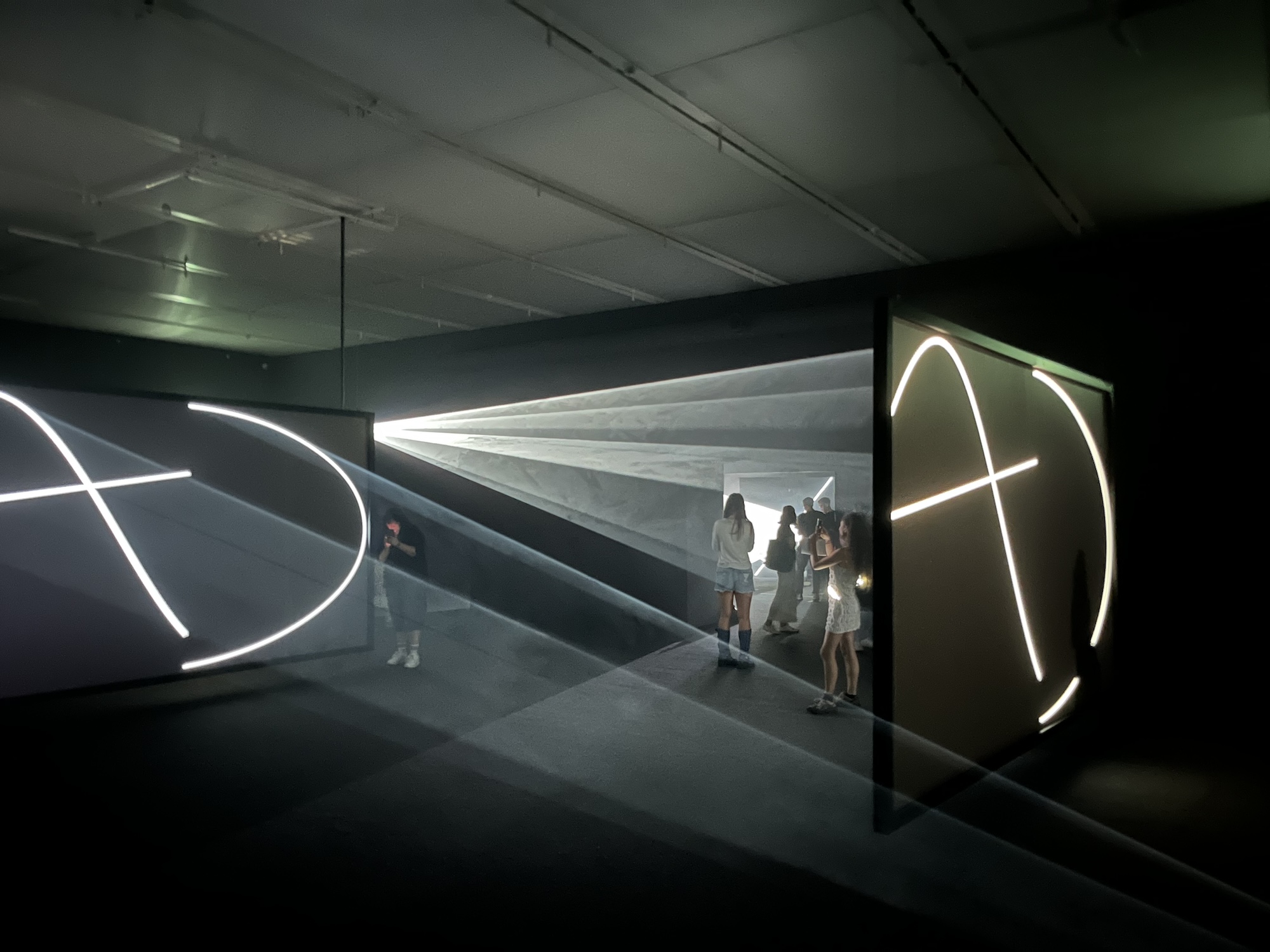 Anthony McCall: Solid Light opens at Tate Modern - FAD Magazine