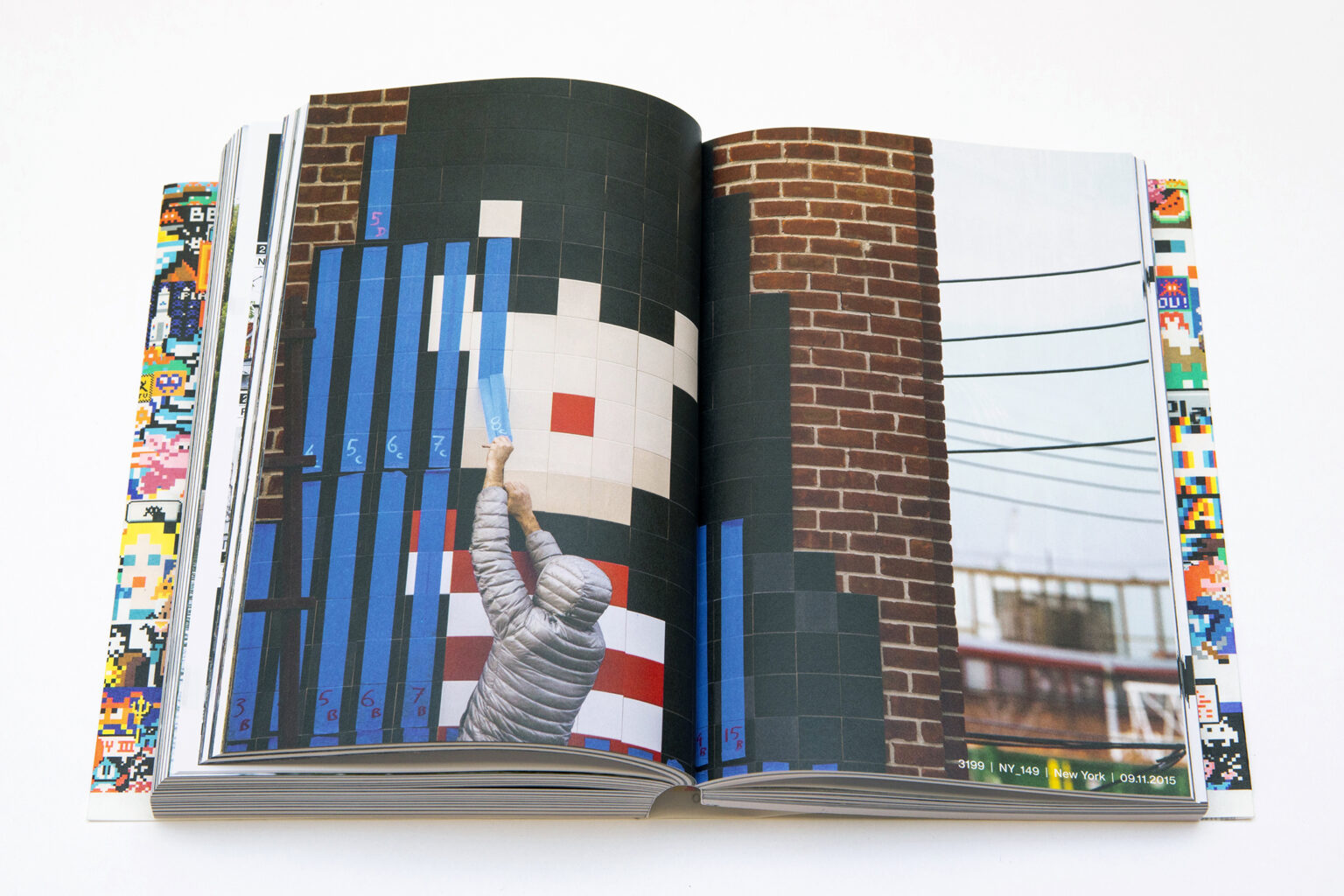 INVADER- 4000, Exhibition & Artist Book, a complete guide to the Space ...