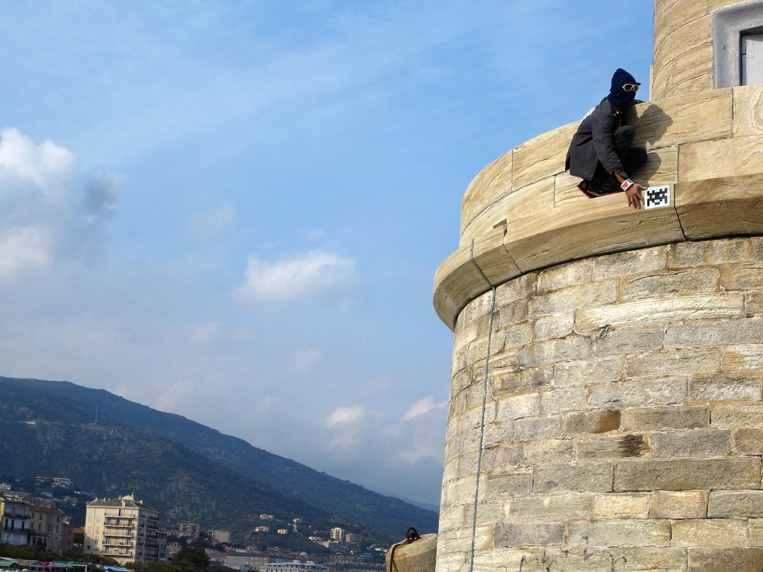 INVADER- 4000, Exhibition & Artist Book, a complete guide to the Space ...