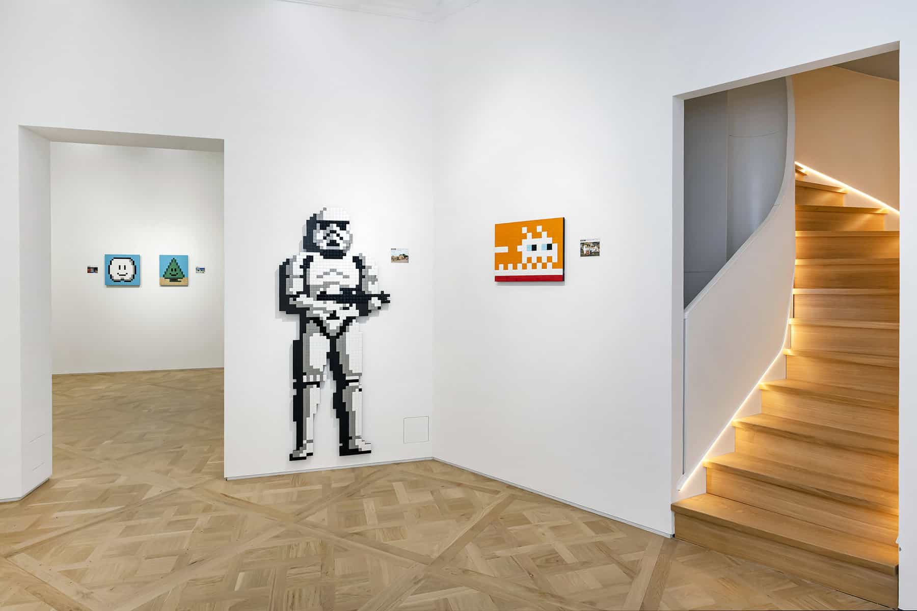 INVADER- 4000, Exhibition & Artist Book, a complete guide to the Space ...
