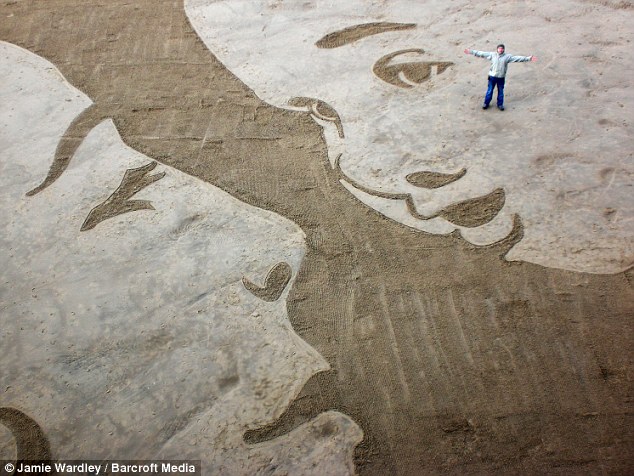 Magnificent Large Scale Sand Artworks from Jamie Wardley - FAD Magazine