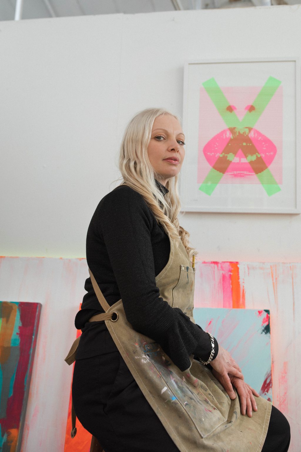 Kelda-Storm-in-her-studio-Taken-by-Alina-zum-Hebel - FAD Magazine