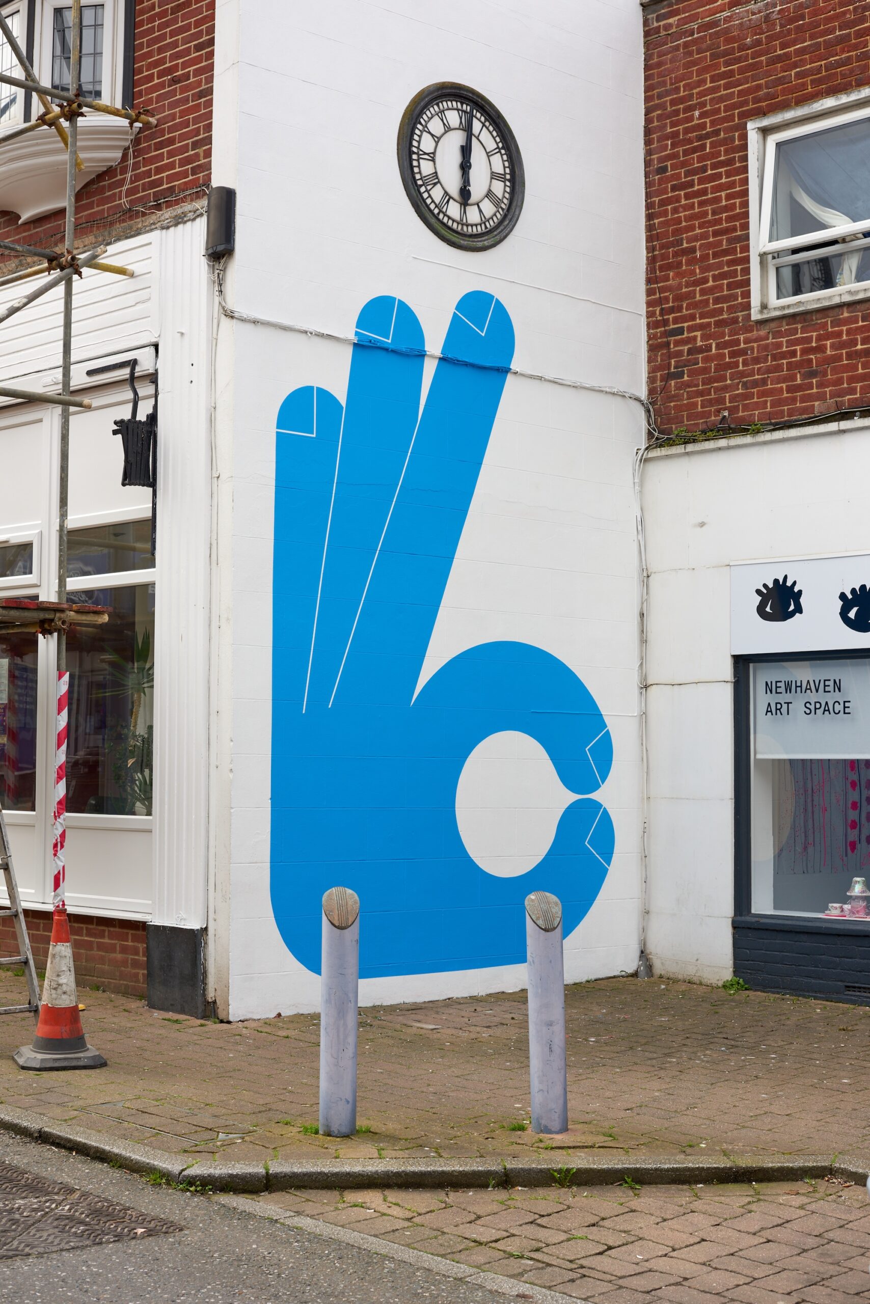 LOOK AGAIN NEWHAVEN- Colourful murals transform East Sussex coastal ...