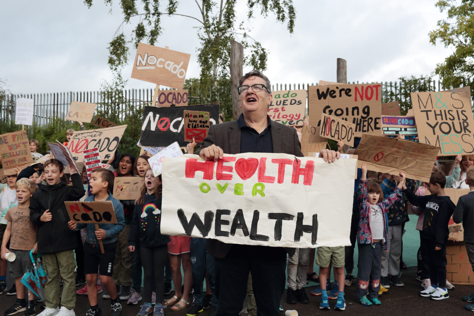 ART BOOK : Turner Prize winning artist Mark Wallinger presents ...