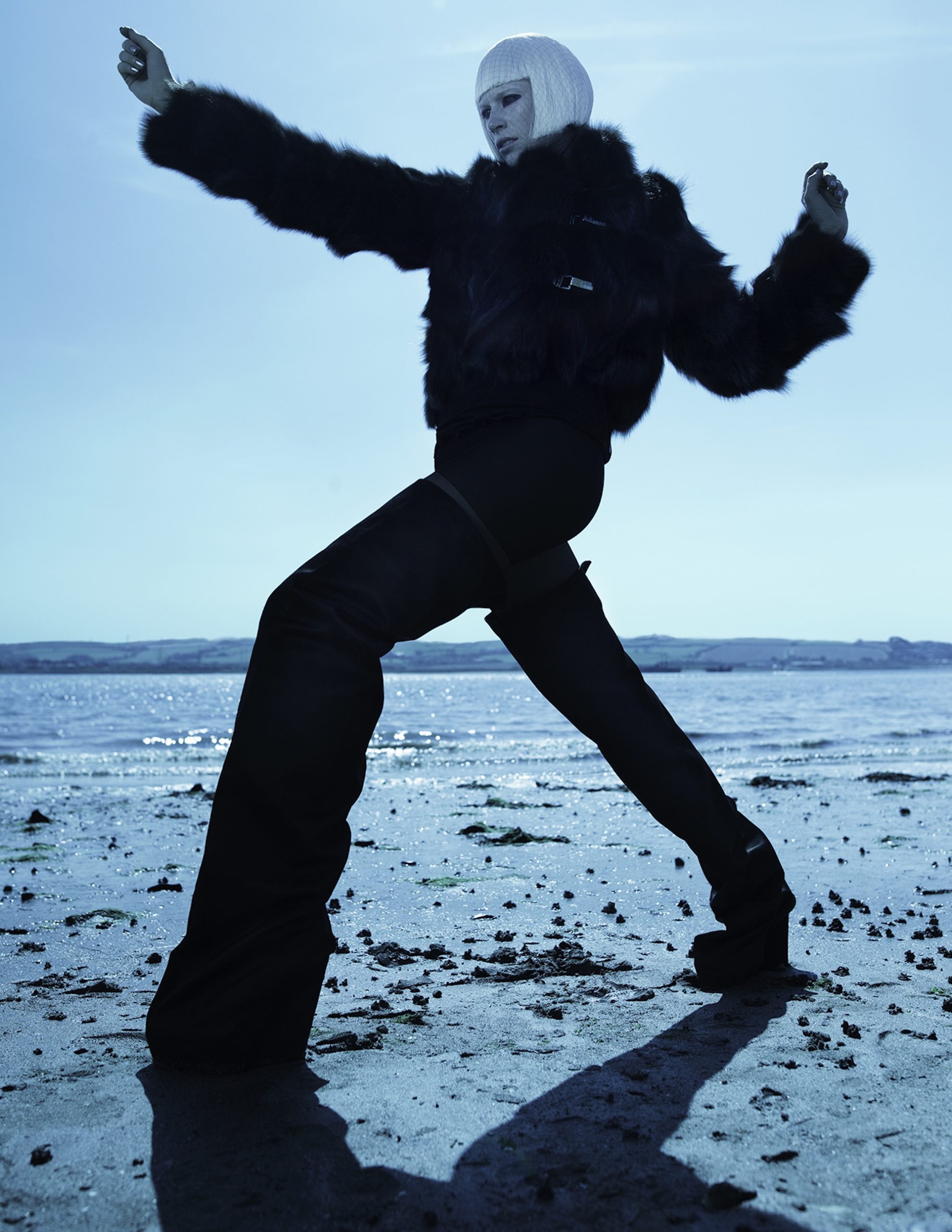 Tuuli Shipster, Into The Mist, HUNGER Magazine, Issue 3, 2012 ©Rankin ...