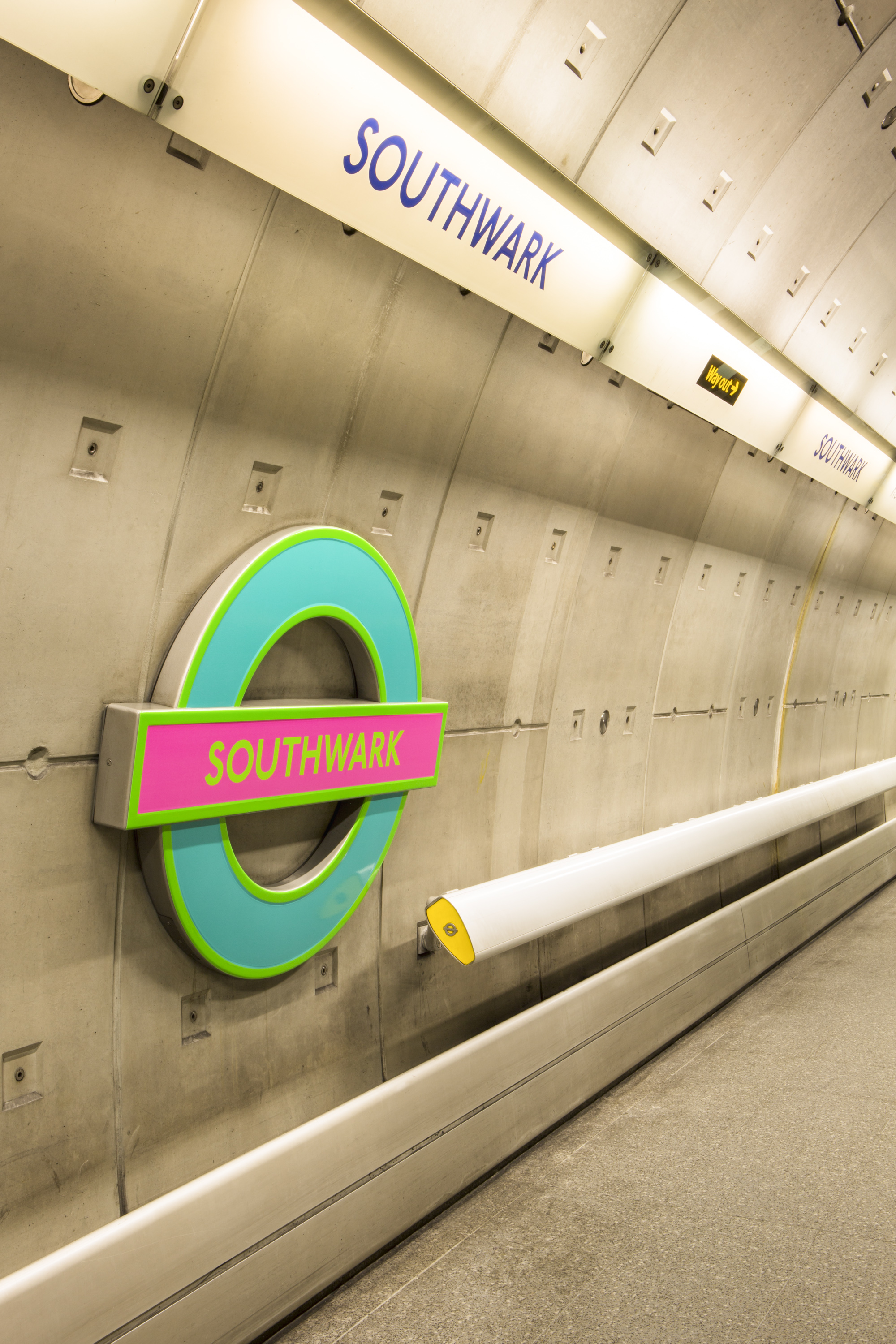 Artist Michael Craig-Martin reworks iconic roundel at Southwark Station ...