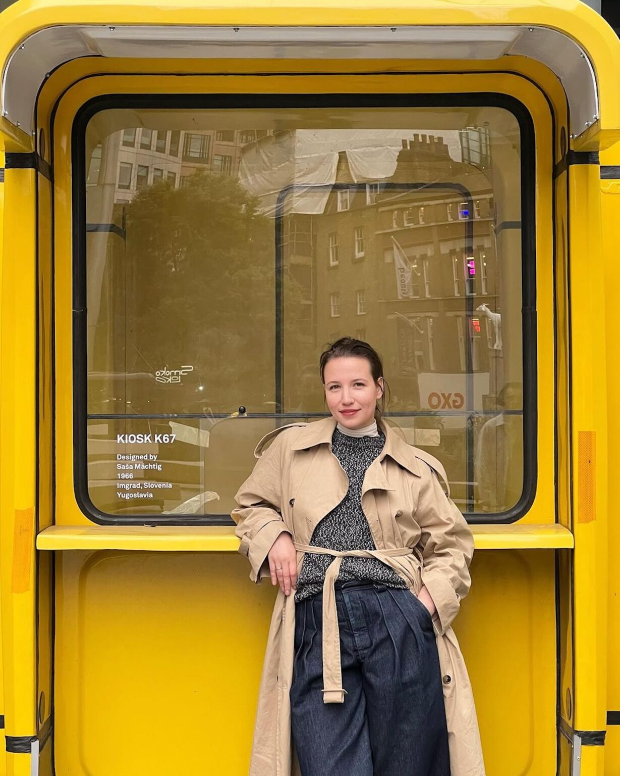 Sarah Kravitz outside FAWW Gallery - FAD Magazine