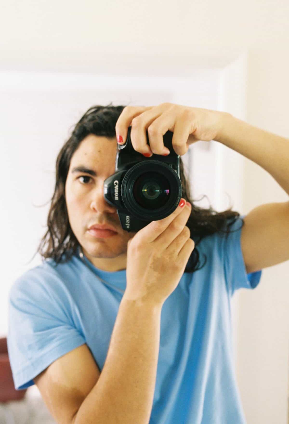 Brynley Odu Davies shot 200 contemporary artists in their studios - now ...