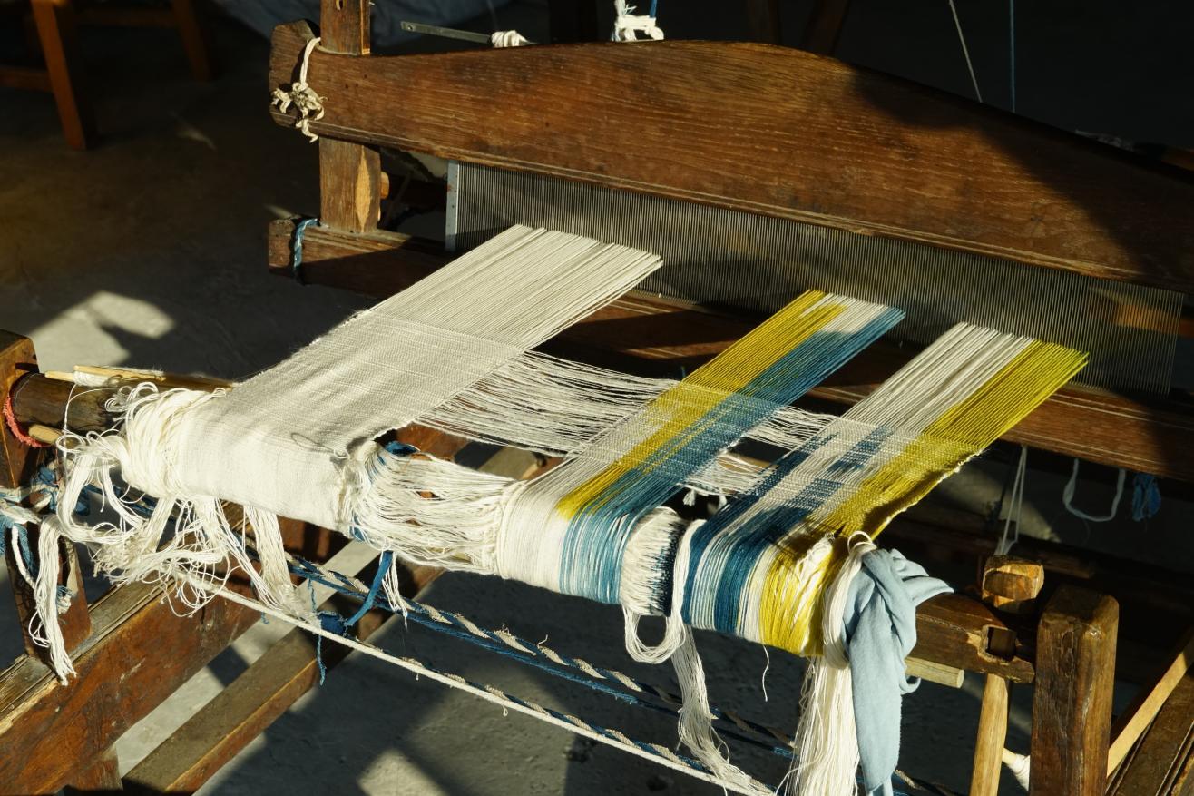 Stitching the Fractures of Emotion: On the Textile Practice of Weiyi ...