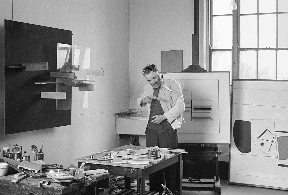 Victor Pasmore In His Studio, Photo By John Pasmore, © The Pasmore ...