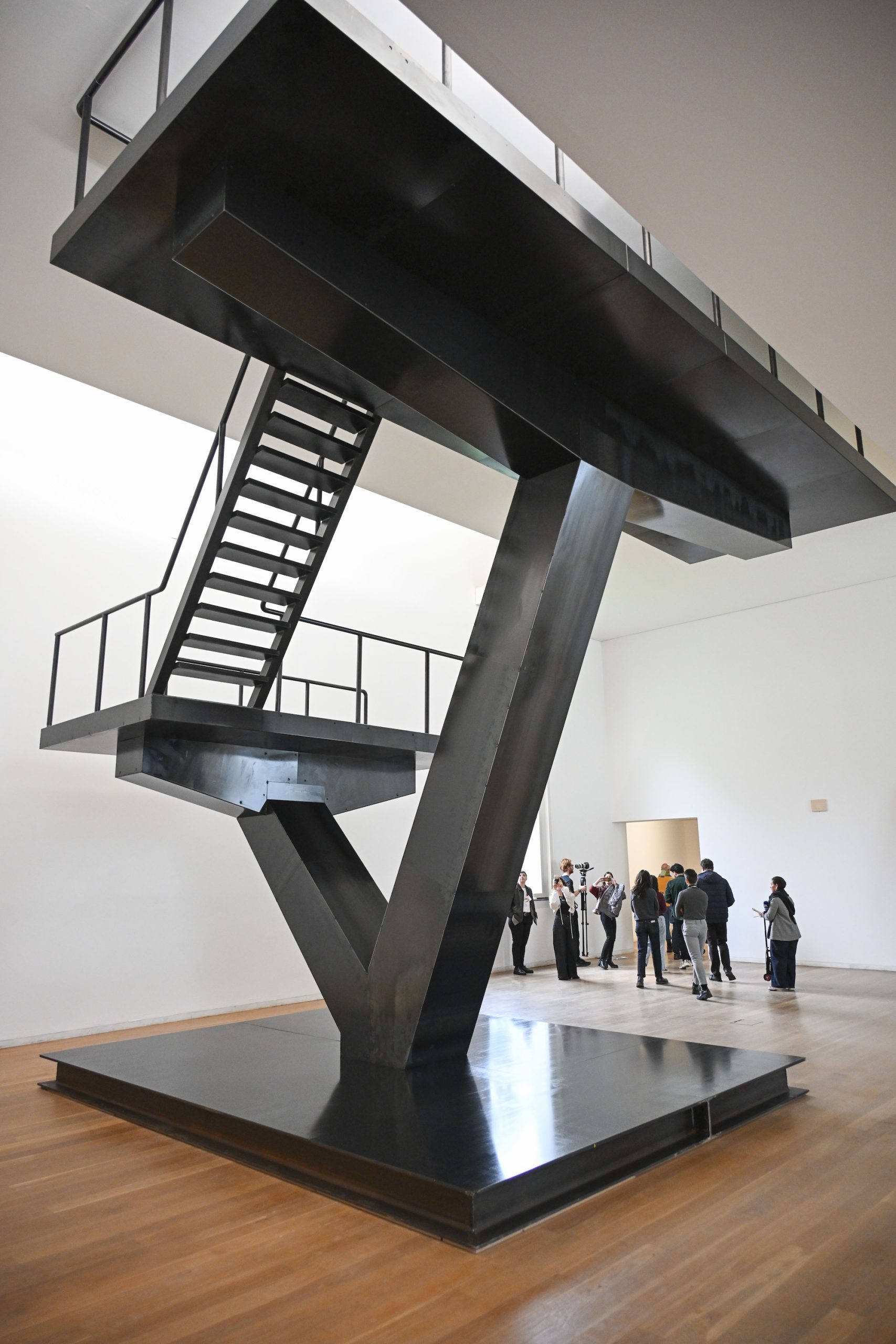 Anne Imhof gets first solo exhibition in Portugal. - FAD Magazine